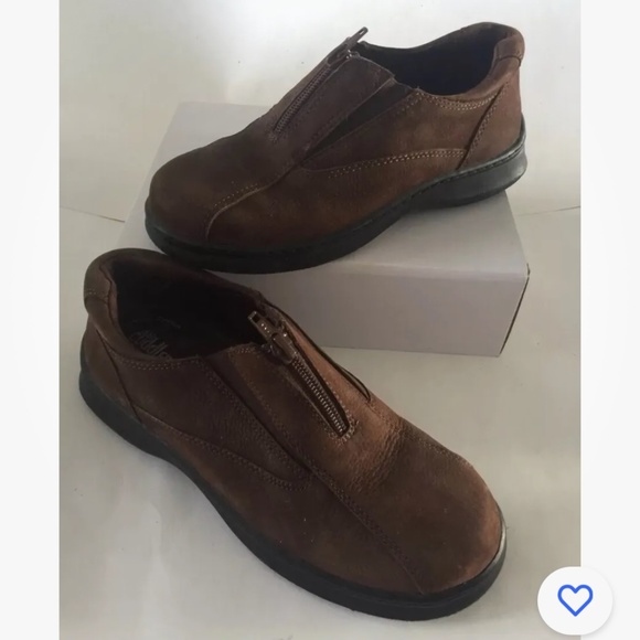 Cobbie Cuddlers | Shoes | Cobbie Cuddlers Shoes Soft Brown Zipper ...